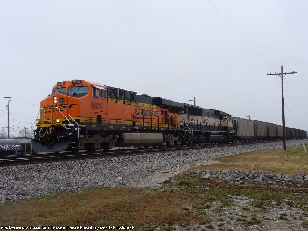 BNSF 5824